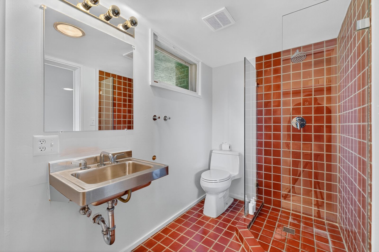 Photo 11 of 13 in Philip Johnson’s Wolf House Is on the Market for $1 ...