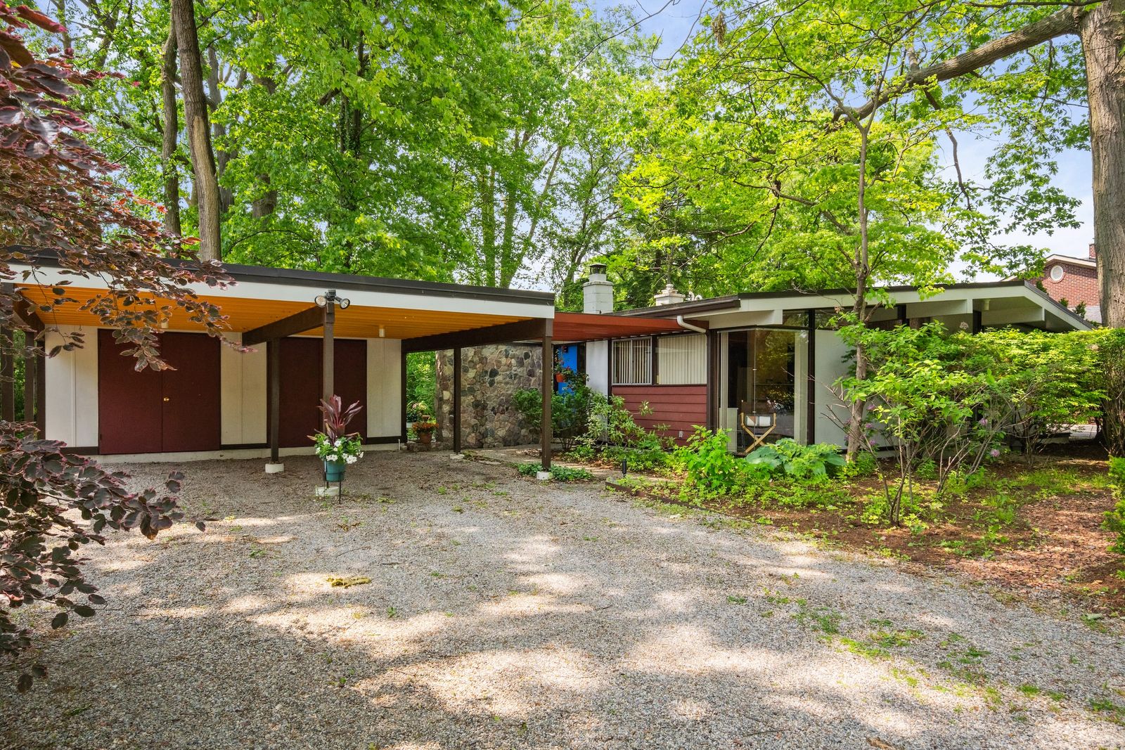 Photo 15 of 16 in This $525K Detroit Midcentury Just Listed for the ...