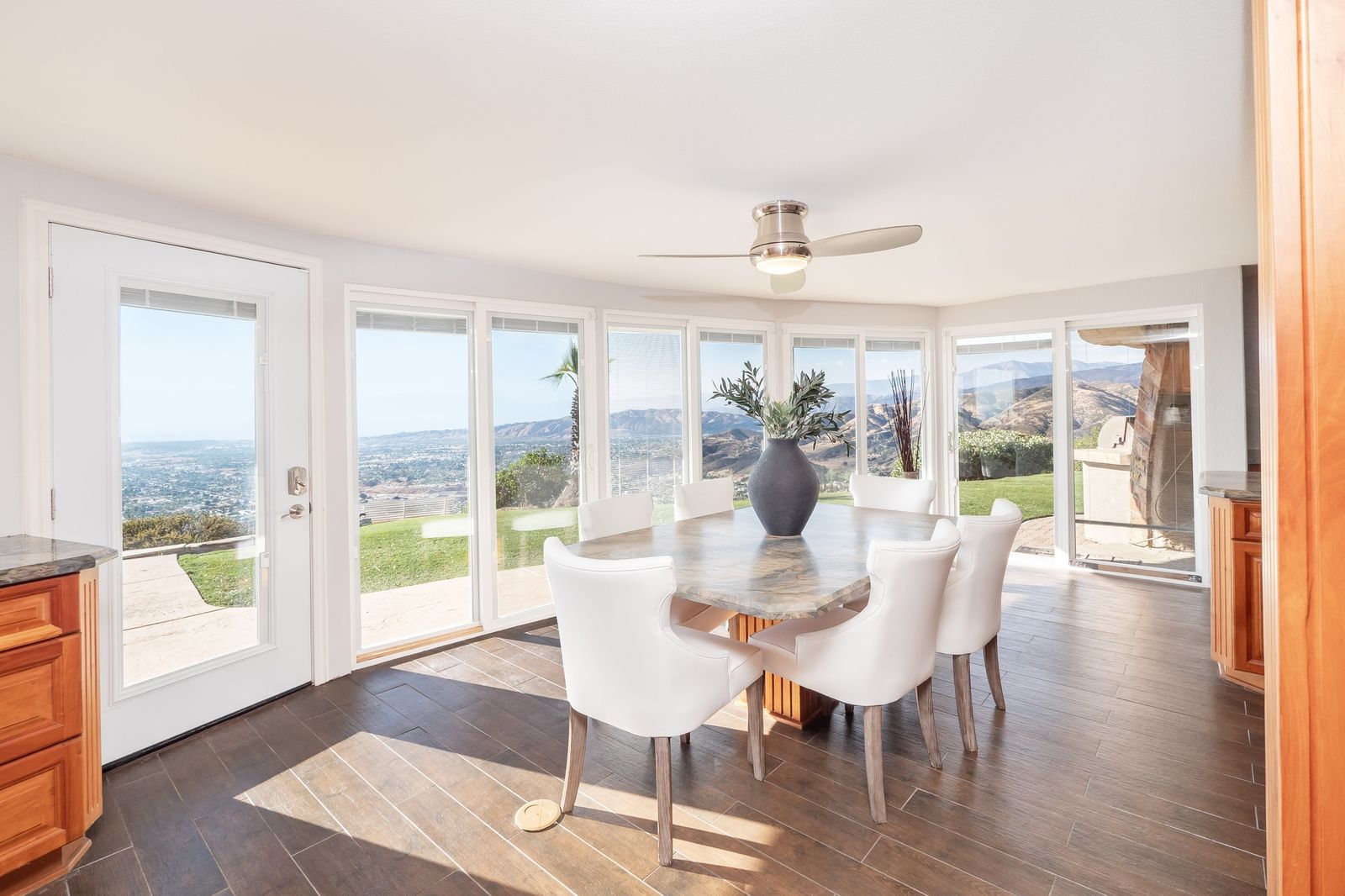 Photo 5 of 18 in Set on a Mountain, This $3M California Dome Home Has ...
