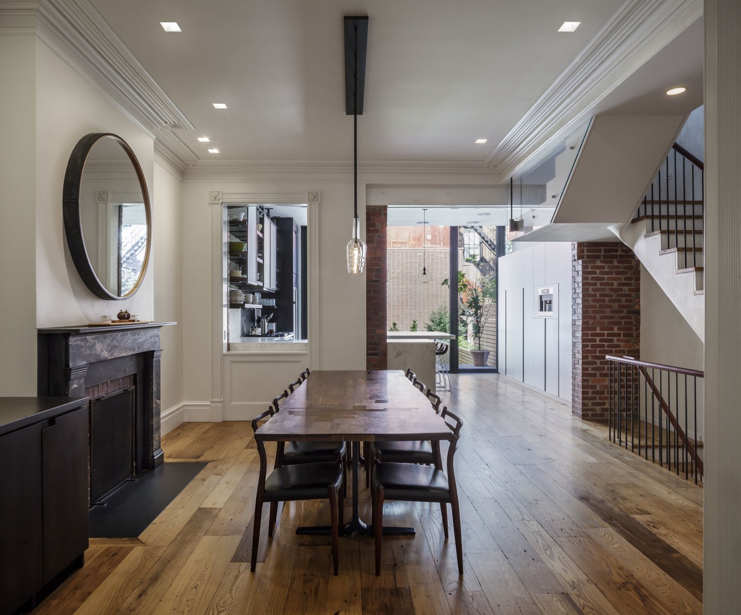 Photo 12 of 13 in Vandam Street Townhouse by Matthew Baird Architects ...
