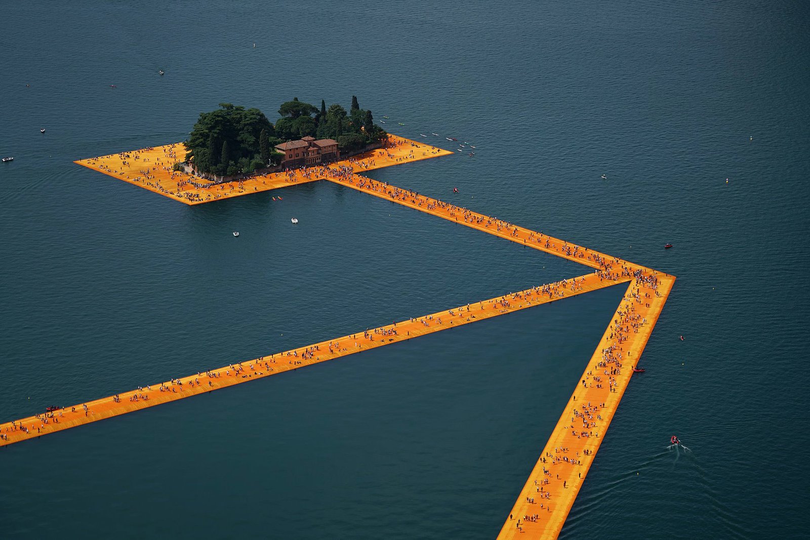 The Floating Piers - Dwell