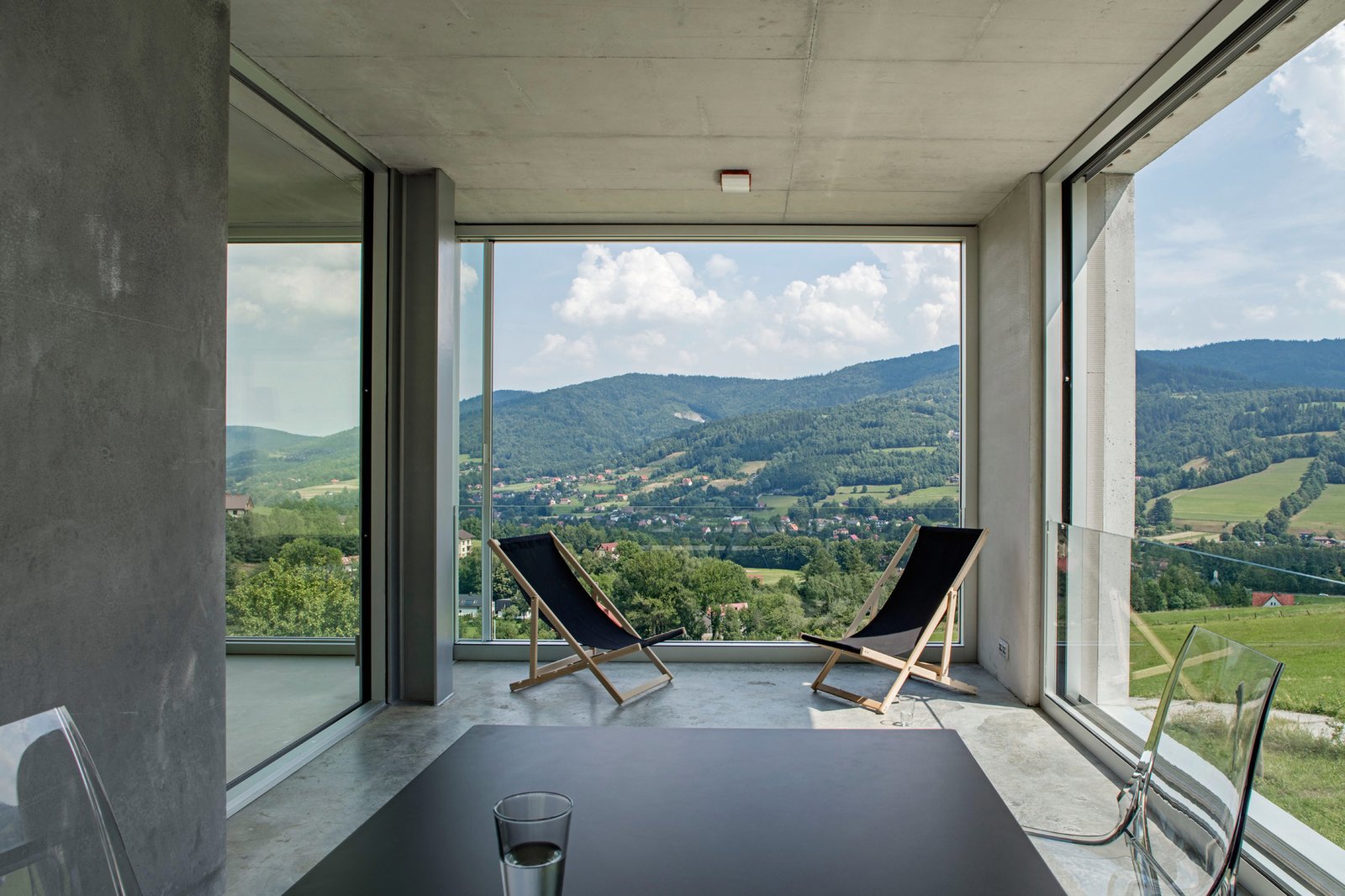 Photo 6 of 8 in A Striking Modern House Built In A Pastoral Landscape ...
