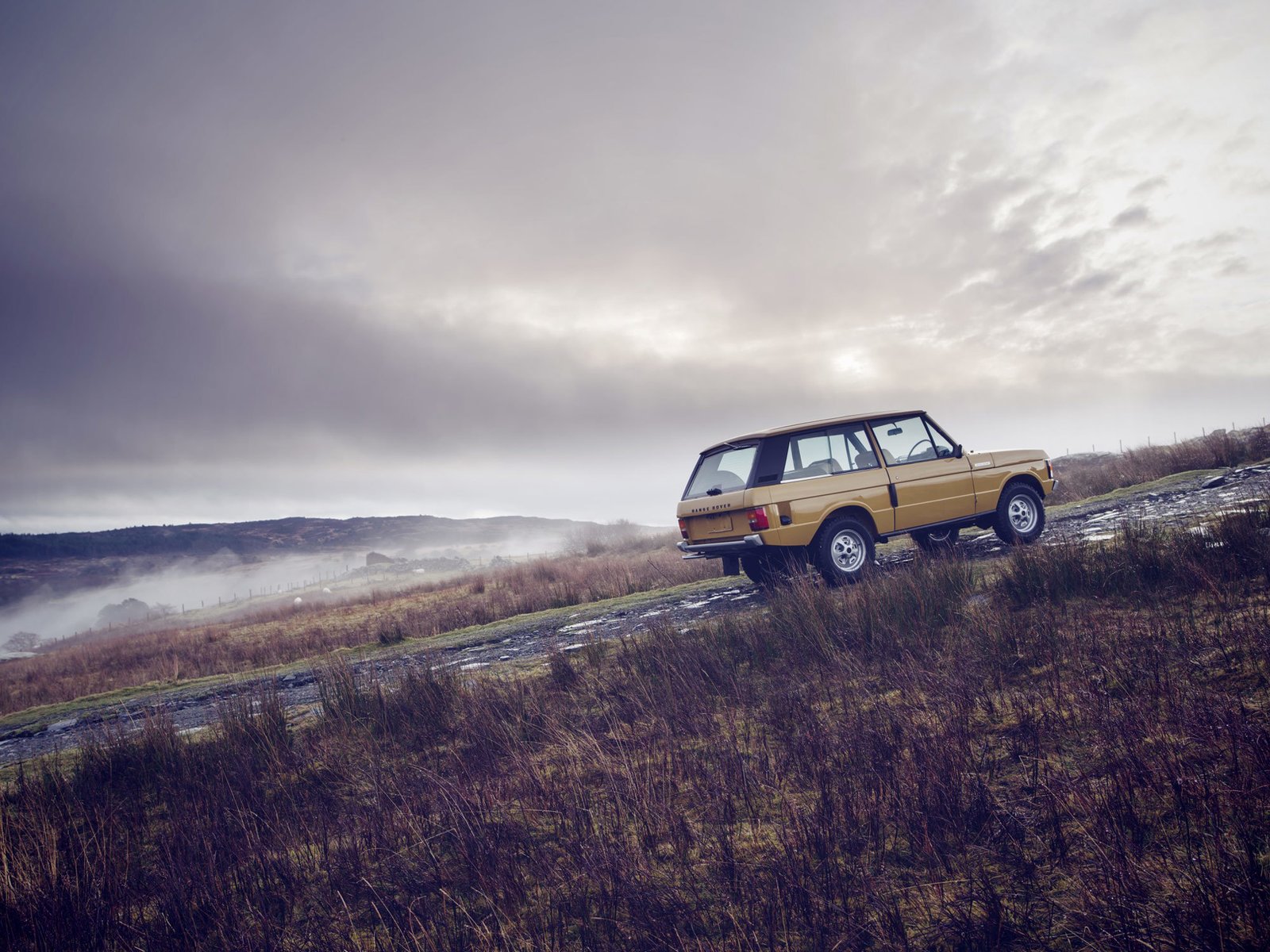 Photo 2 of 7 in 1978 Range Rover Classic Comes To The Reborn Series - Dwell