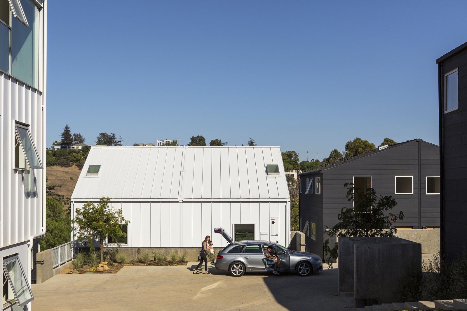 Photo 6 of 12 in Blackbirds by Barbara Bestor Architecture - Dwell