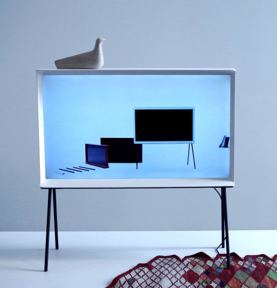 Photo 5 of 13 in Samsung Serif: A Midcentury Modern Television - Dwell