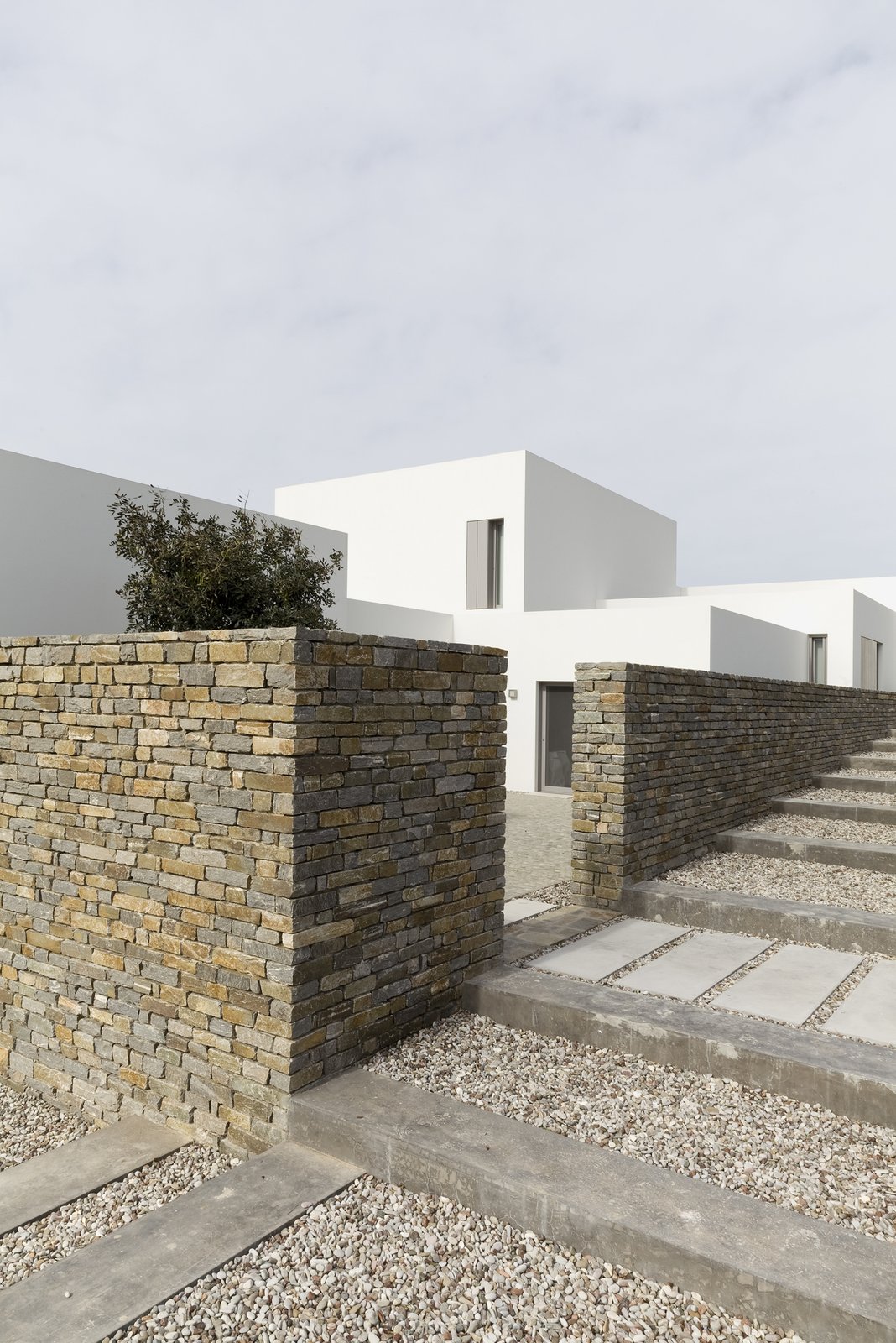 Photo 3 of 5 in Paros House by John Pawson - Dwell