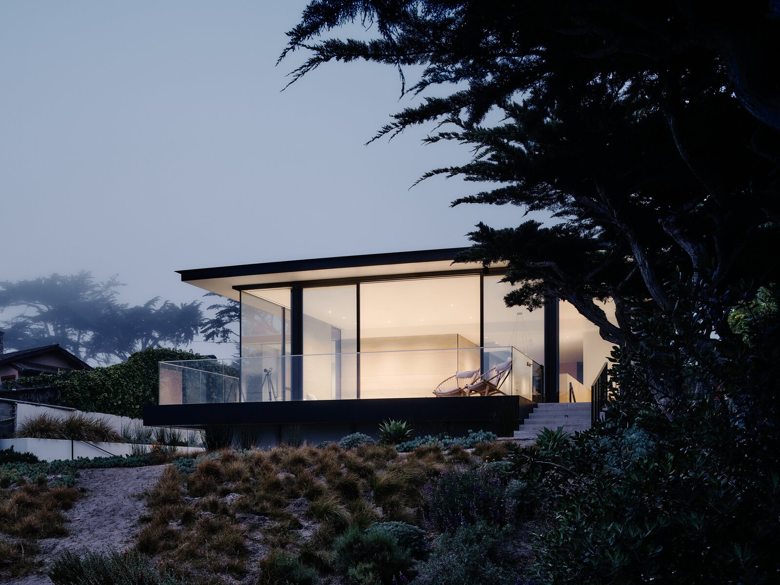 Photo 1 of 13 in A California Retreat Has Walls Made Out of the Beach ...