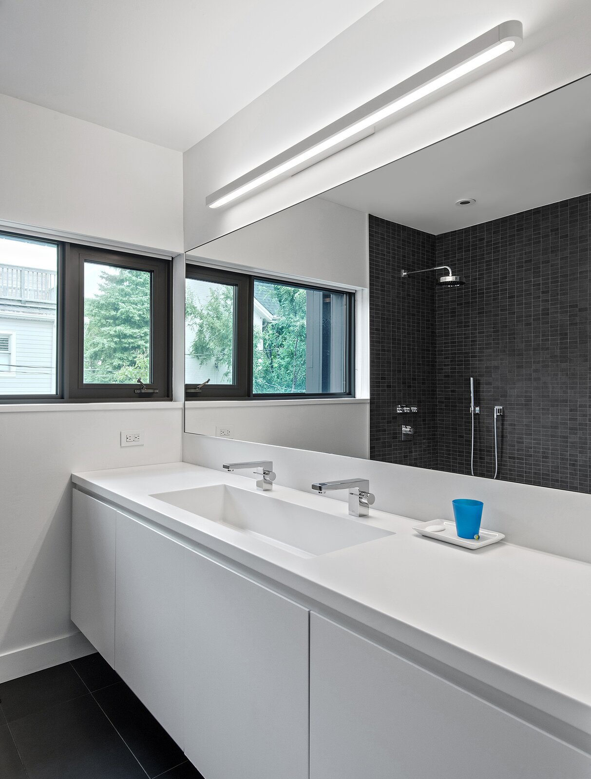 Photo 12 of 16 in Contrast House by DUBBELDAM Architecture + Design - Dwell