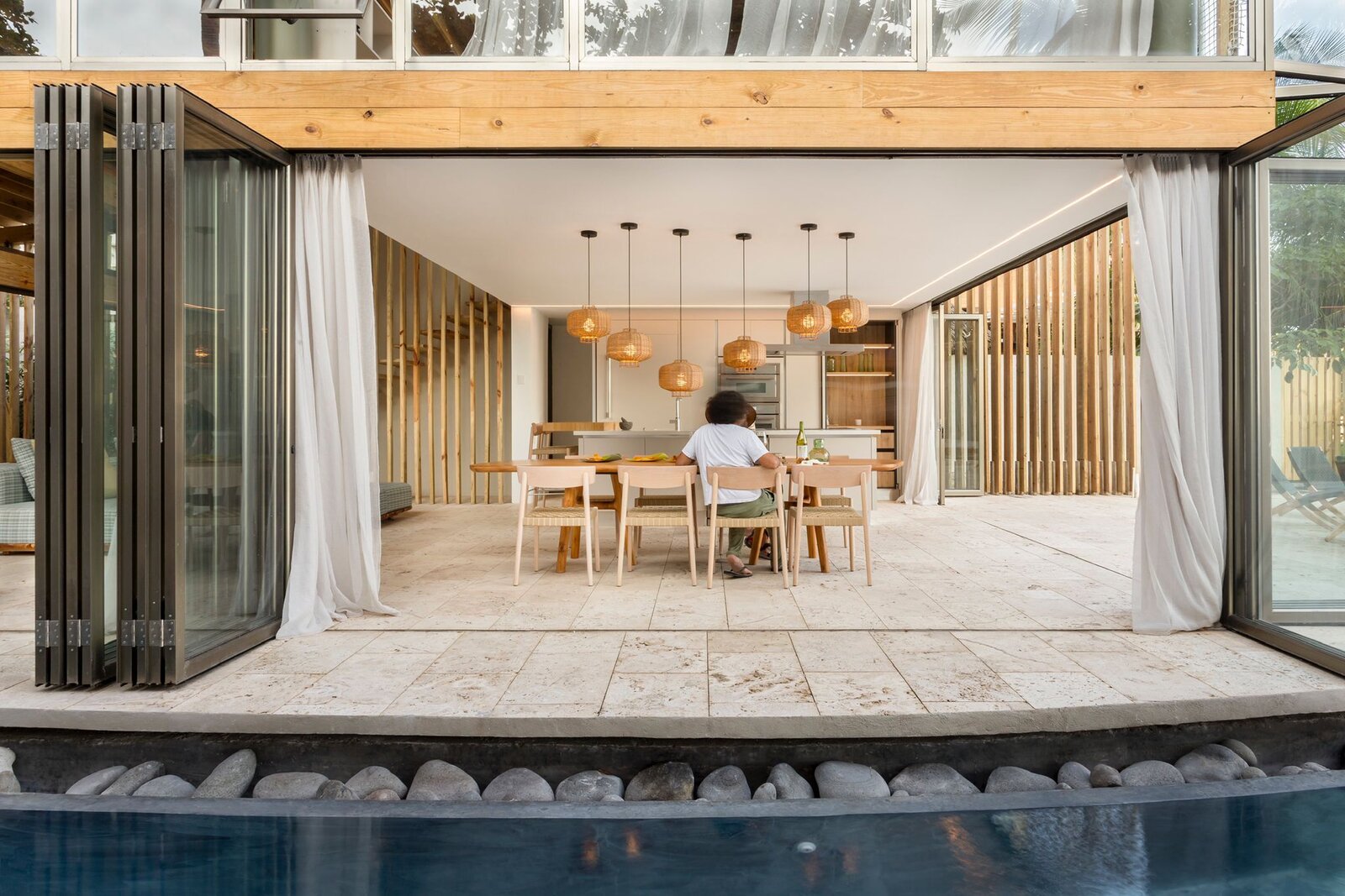 Photo 9 of 16 in Al Suave House by Cincopatasalgato - Dwell