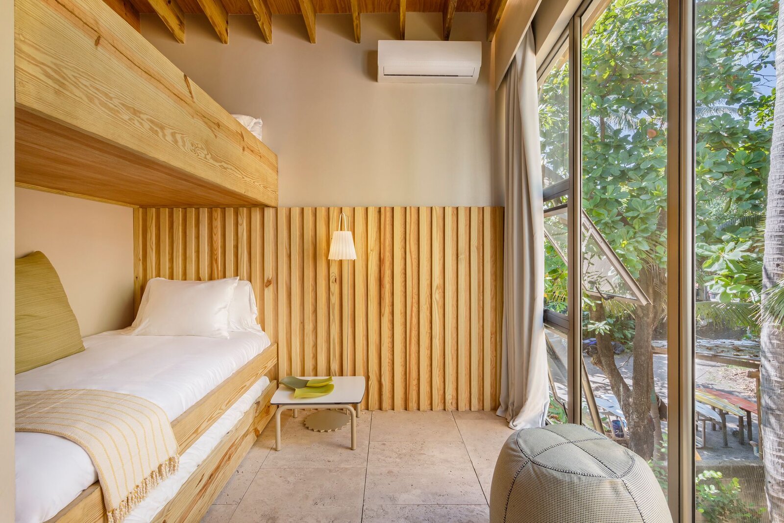 Photo 8 of 16 in Al Suave House by Cincopatasalgato - Dwell