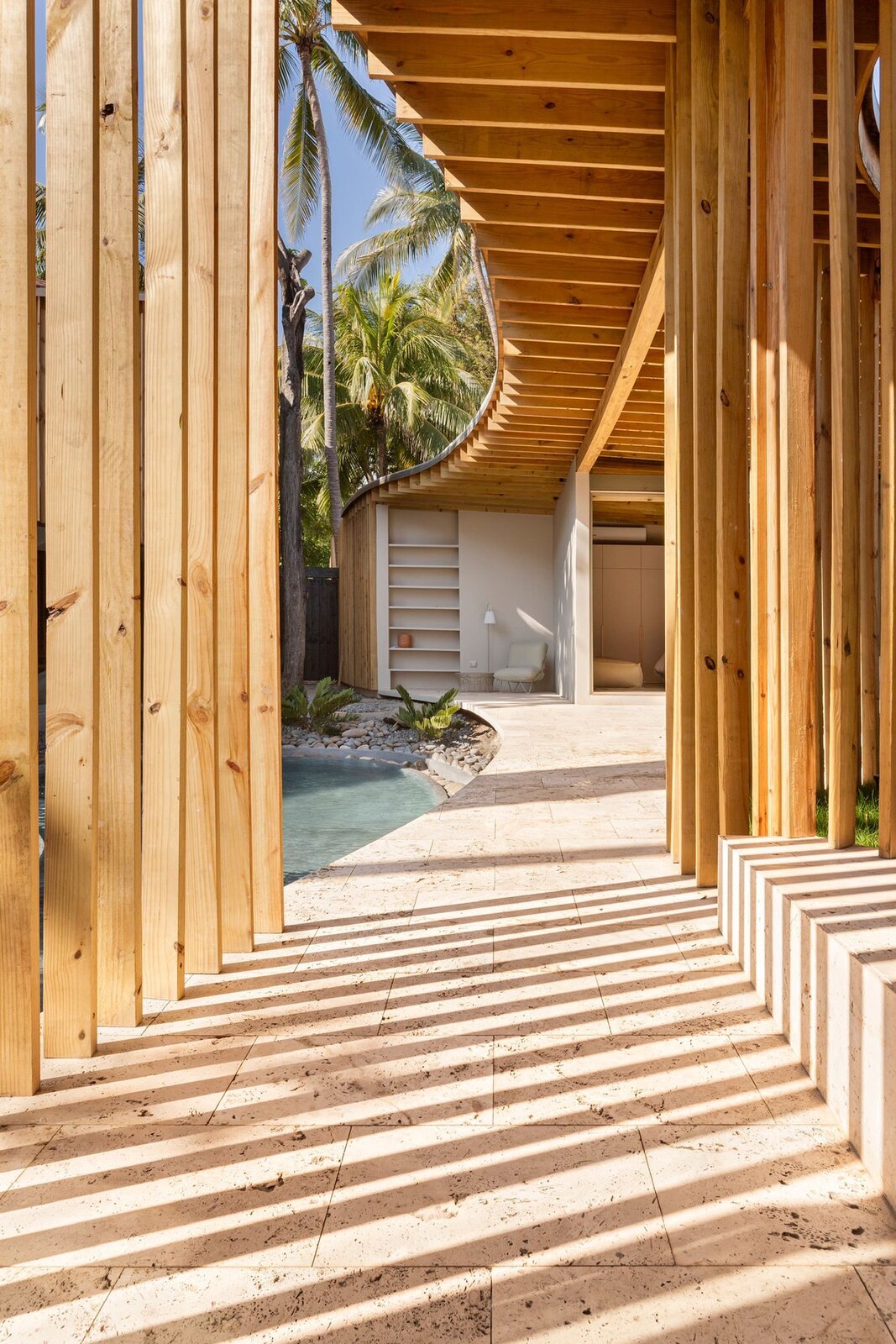 Photo 12 of 16 in Al Suave House by Cincopatasalgato - Dwell