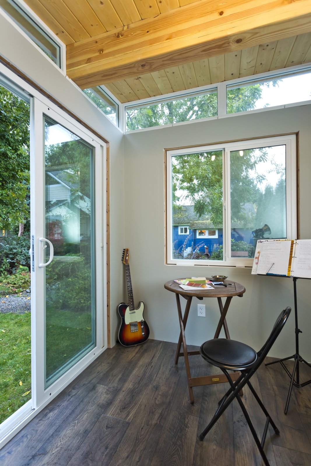 Photo 13 of 14 in Modern-Shed He-Shed, She-Shed by Modern Shed, Inc - Dwell