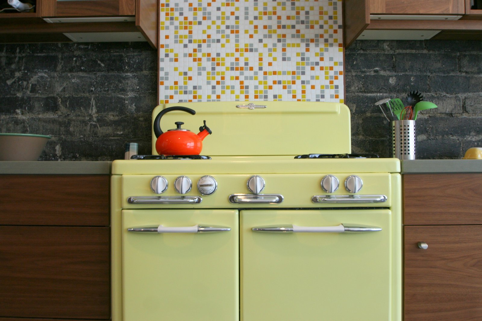 Photo 10 of 18 in Brio Glass Mosaic Tile by Modwalls by Modwalls Tile ...