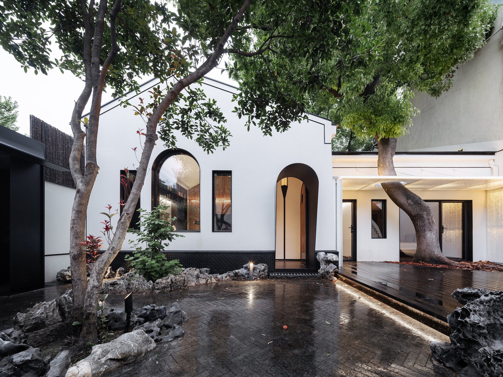 Photo 2 of 17 in A Volcanic-Rock Courtyard Energizes a Dramatic Home in ...
