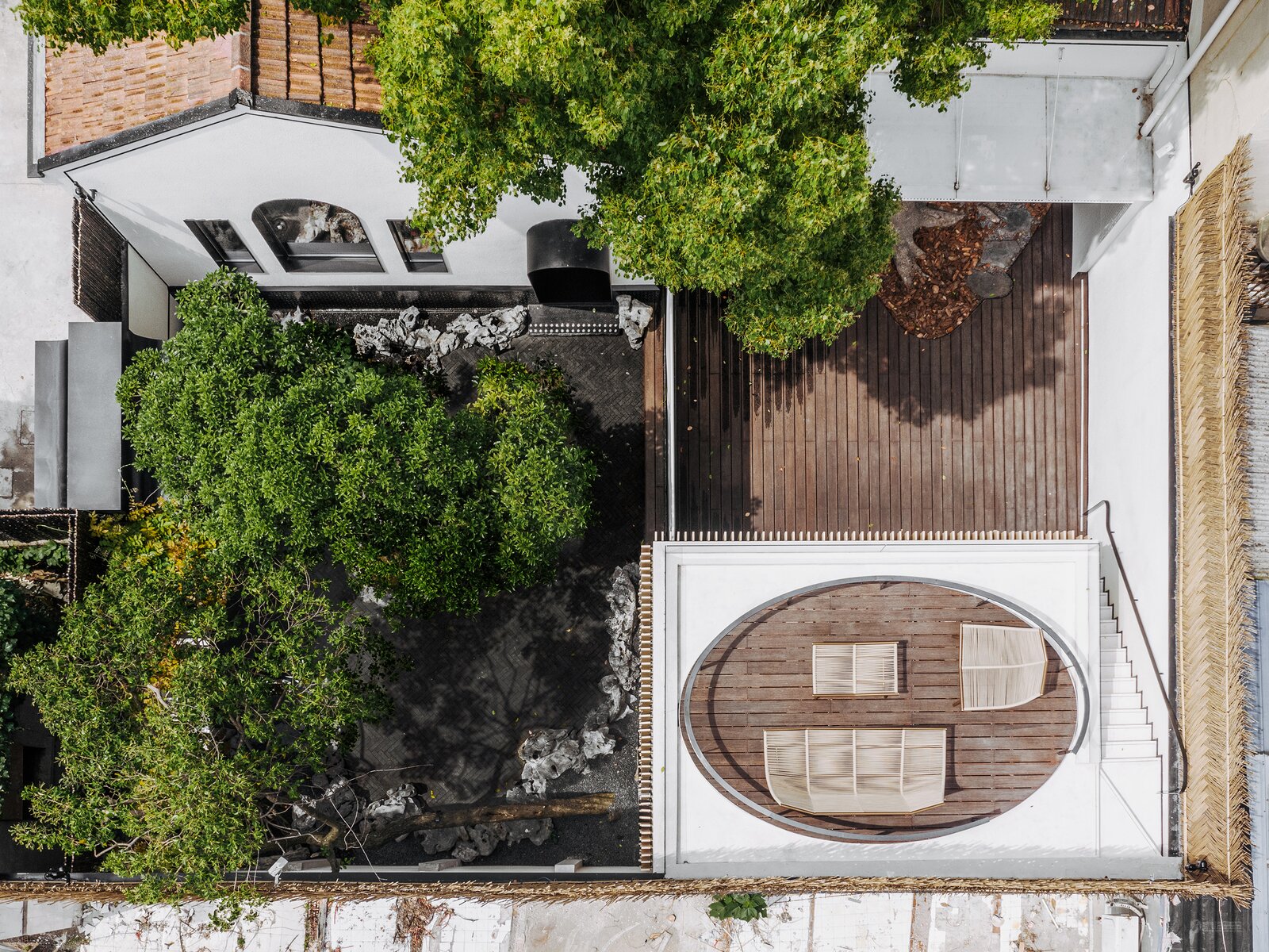 Photo 3 of 17 in A Volcanic-Rock Courtyard Energizes a Dramatic Home in ...