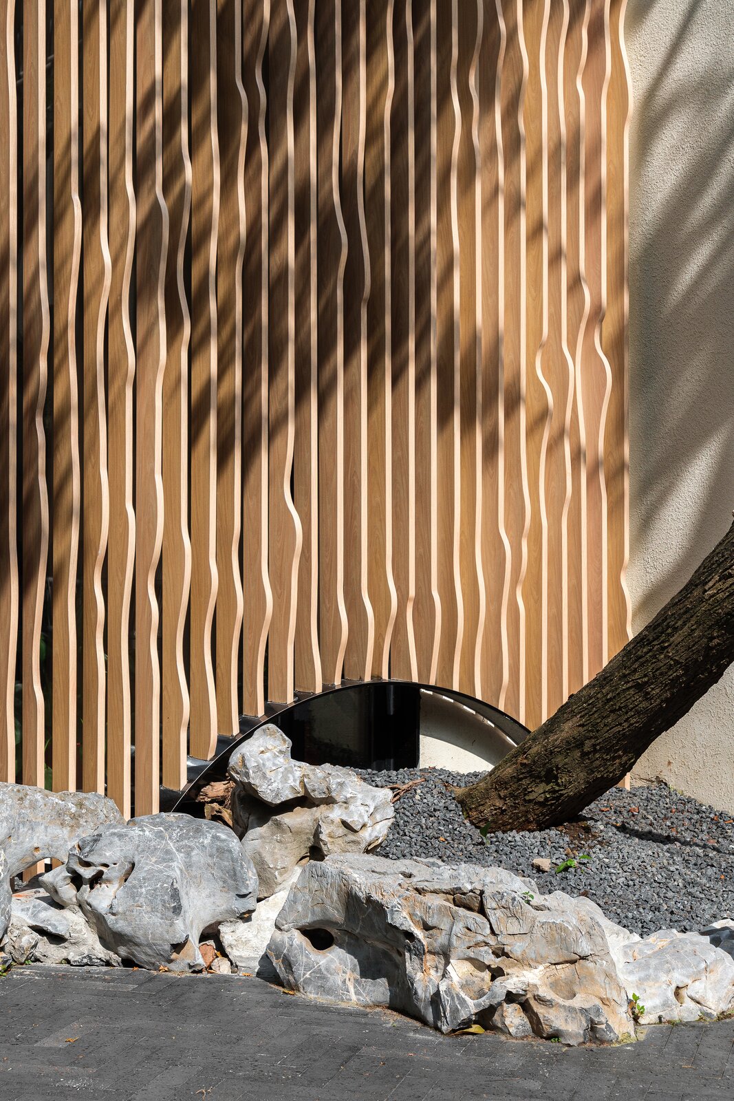 Photo 8 of 17 in A Volcanic-Rock Courtyard Energizes a Dramatic Home in ...