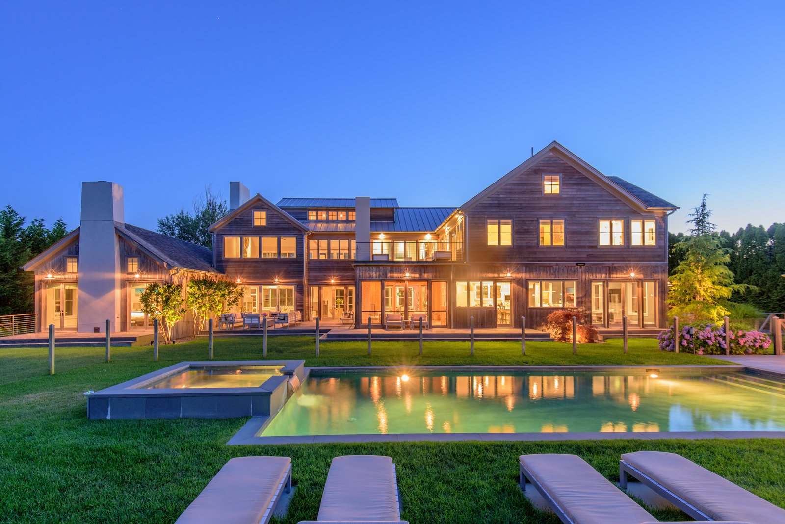 A Stylish, Modern Farmhouse in the Hamptons Asks $12.5M (7 Photos) - Dwell