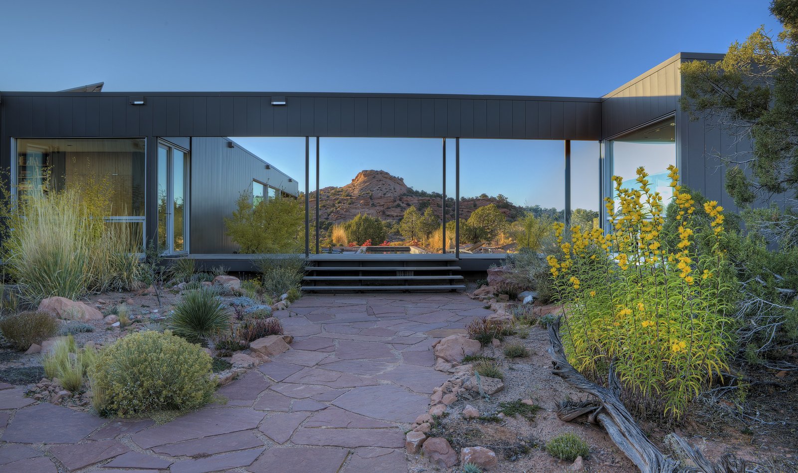 Photo 4 of 5 in A Picturesque Desert Retreat in Utah Asks $1.995M by ...