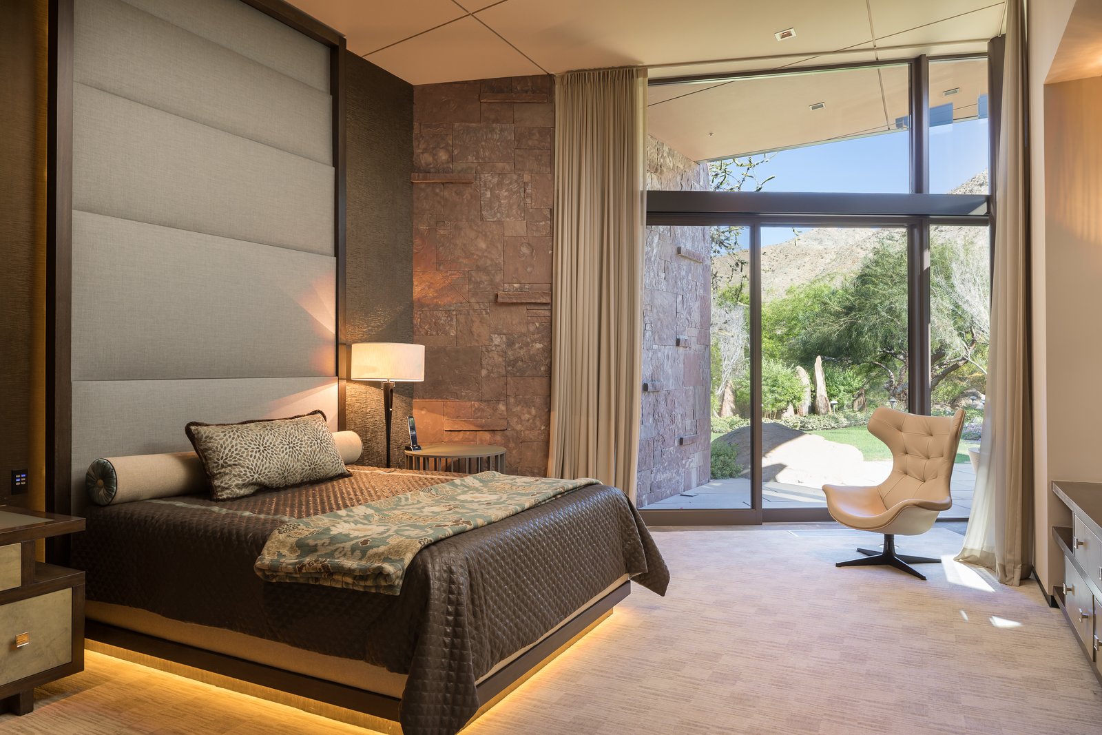 Photo 3 of 5 in A Modern Desert Estate in Southern California Asks $12 ...