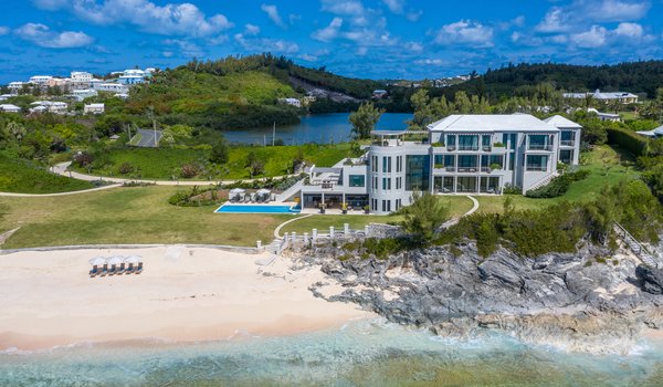 An Unparalleled Beachfront Estate in Bermuda Asks $21.5M Modern Home ...
