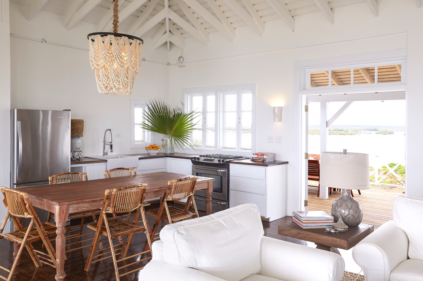 Photo 4 of 5 in A Spectacular Villa in the Bahamas Asks $2.1M by ...