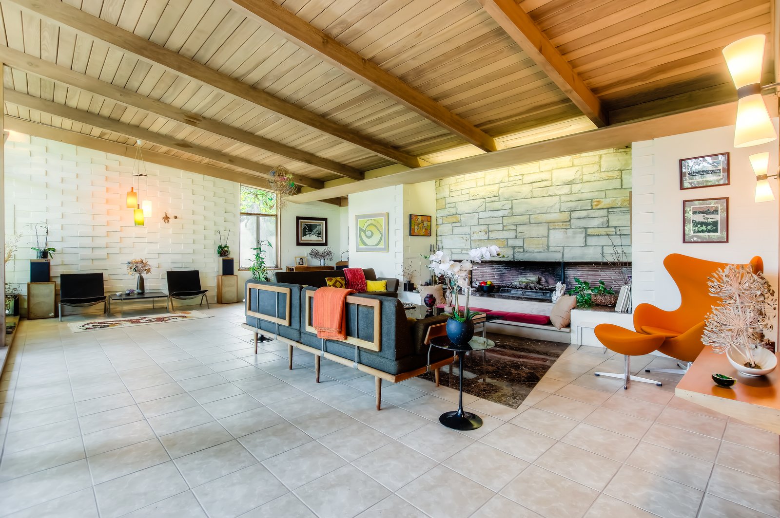 Photo 1 of 10 in An Exceptional Midcentury by Case Study Architect ...