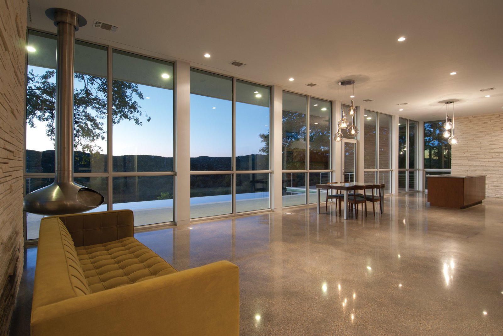 Photo 2 of 15 in Aluminum Window Walls by Western Window Systems - Dwell