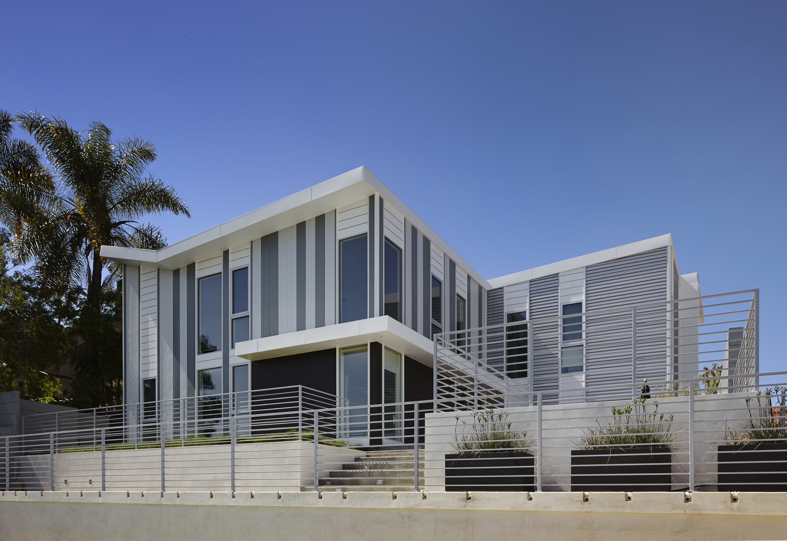 Photo 10 of 23 in Proto Homes by Proto Homes - Dwell