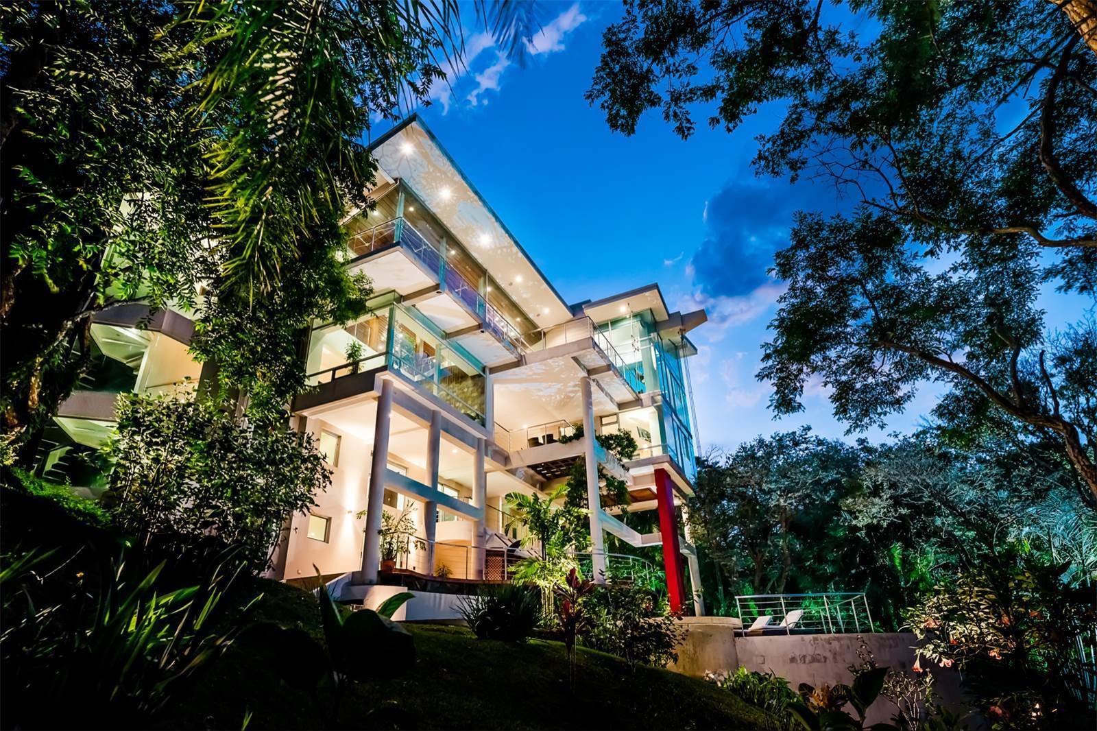 Photo 7 of 9 in Feel Like You’re on Perma-Vacation in These Secluded ...