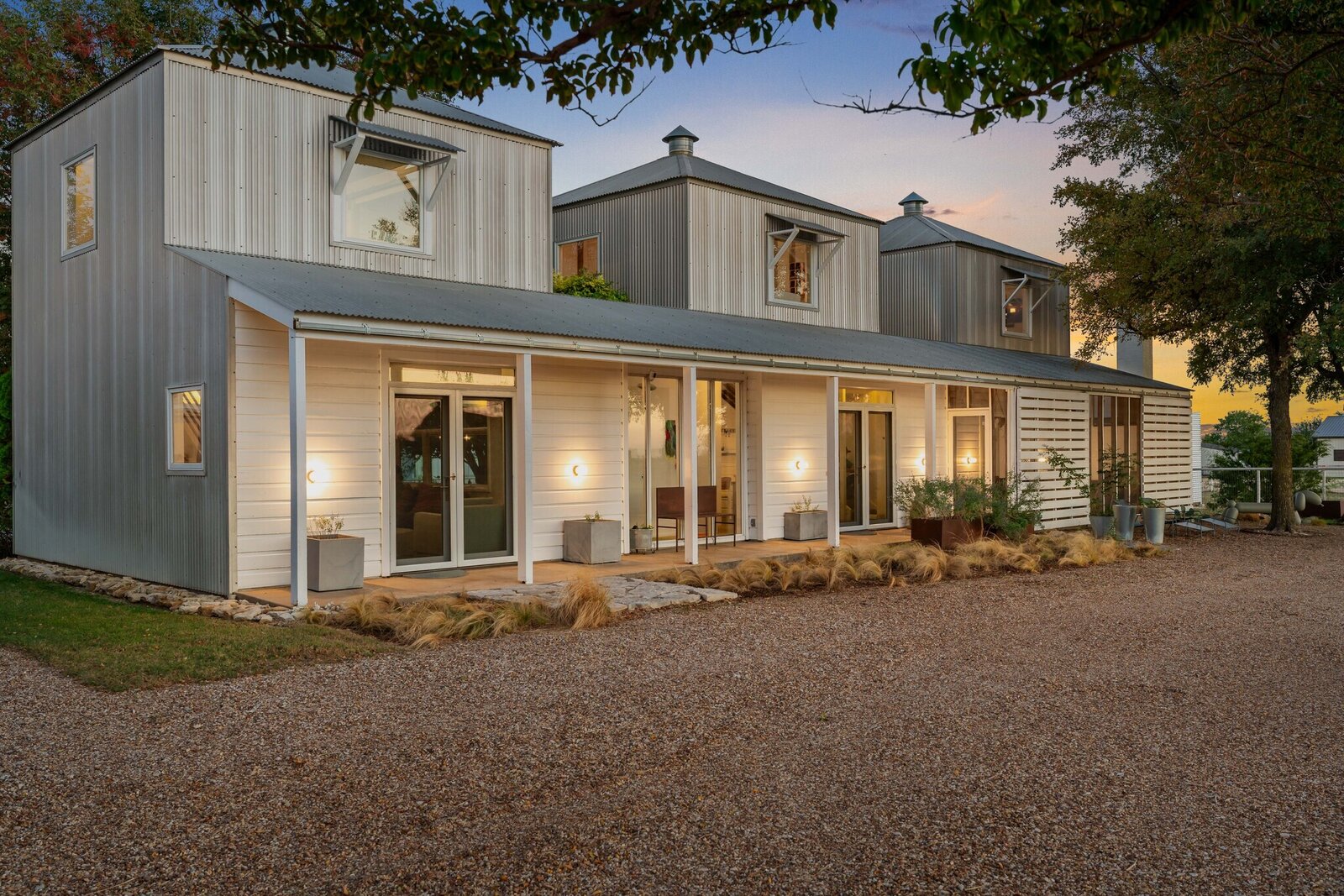 Photo 7 of 49 in DFW Texas Modern Max Levy Home asks $1.2 million - Dwell