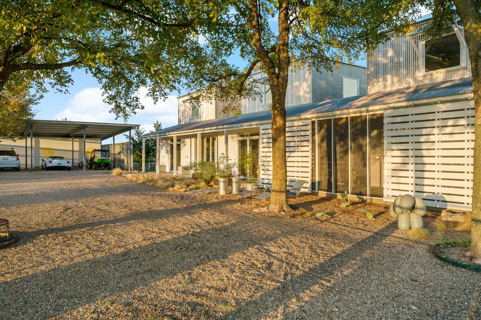 Photo 3 of 49 in DFW Texas Modern Max Levy Home asks $1.1 million by ...
