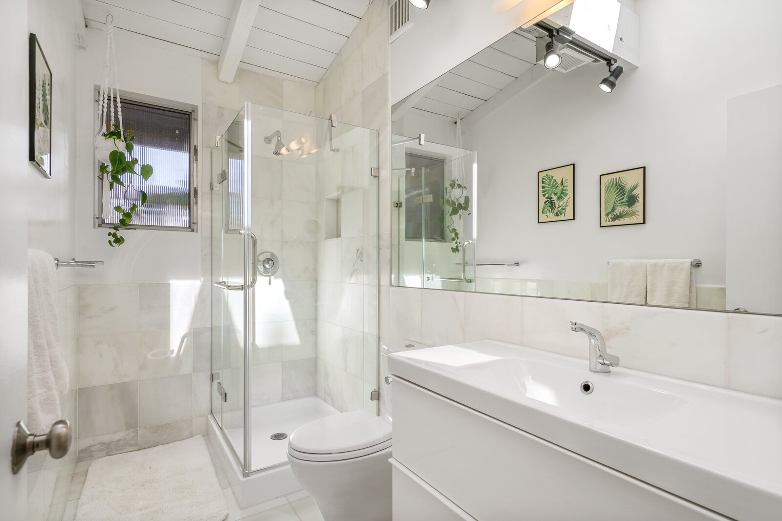 Photo 9 of 16 in The Beckford Home by Daniel Feldman - Dwell