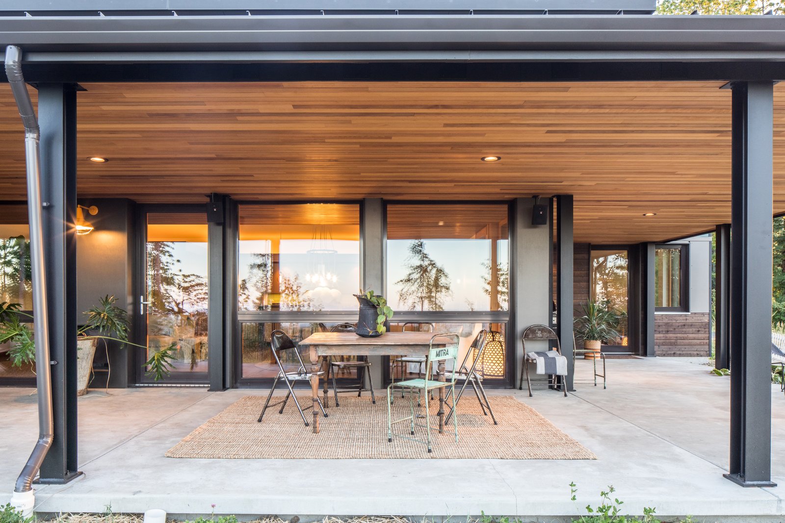 Photo 16 of 50 in Windows by Zola Windows - Dwell