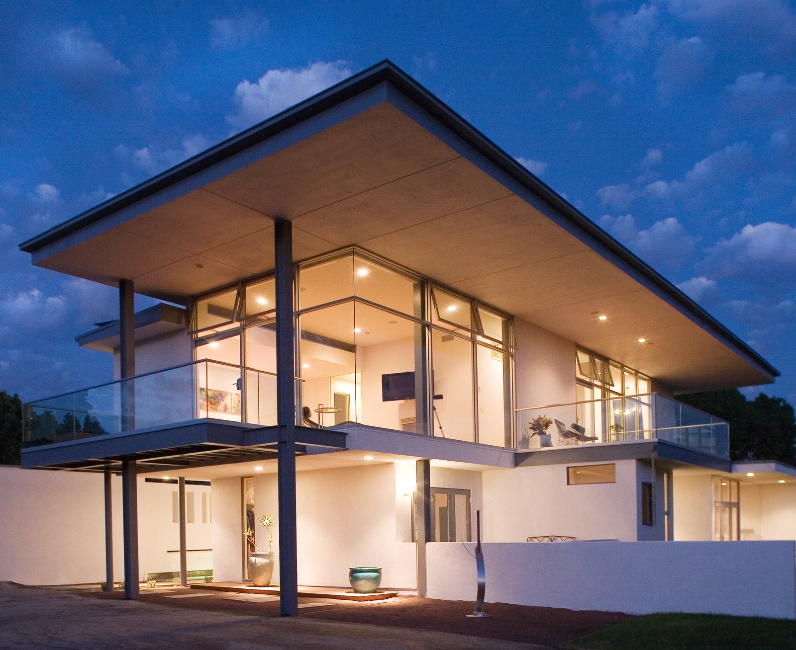 Photo 8 of 10 in Del Mar Residence by RNT Architects - Dwell