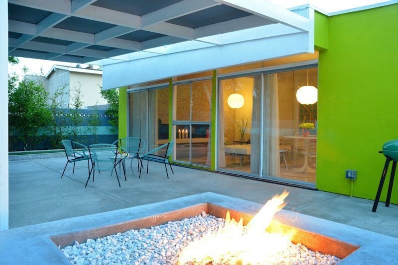 Photo 9 of 10 in The Las Vegas Caddyshack - Exterior by Futura House ...