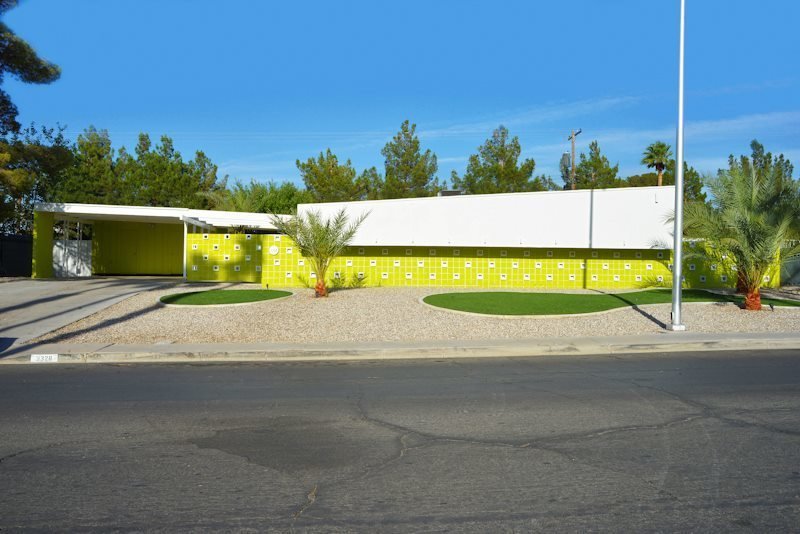 Photo 1 of 10 in The Las Vegas Caddyshack - Exterior by Futura House ...