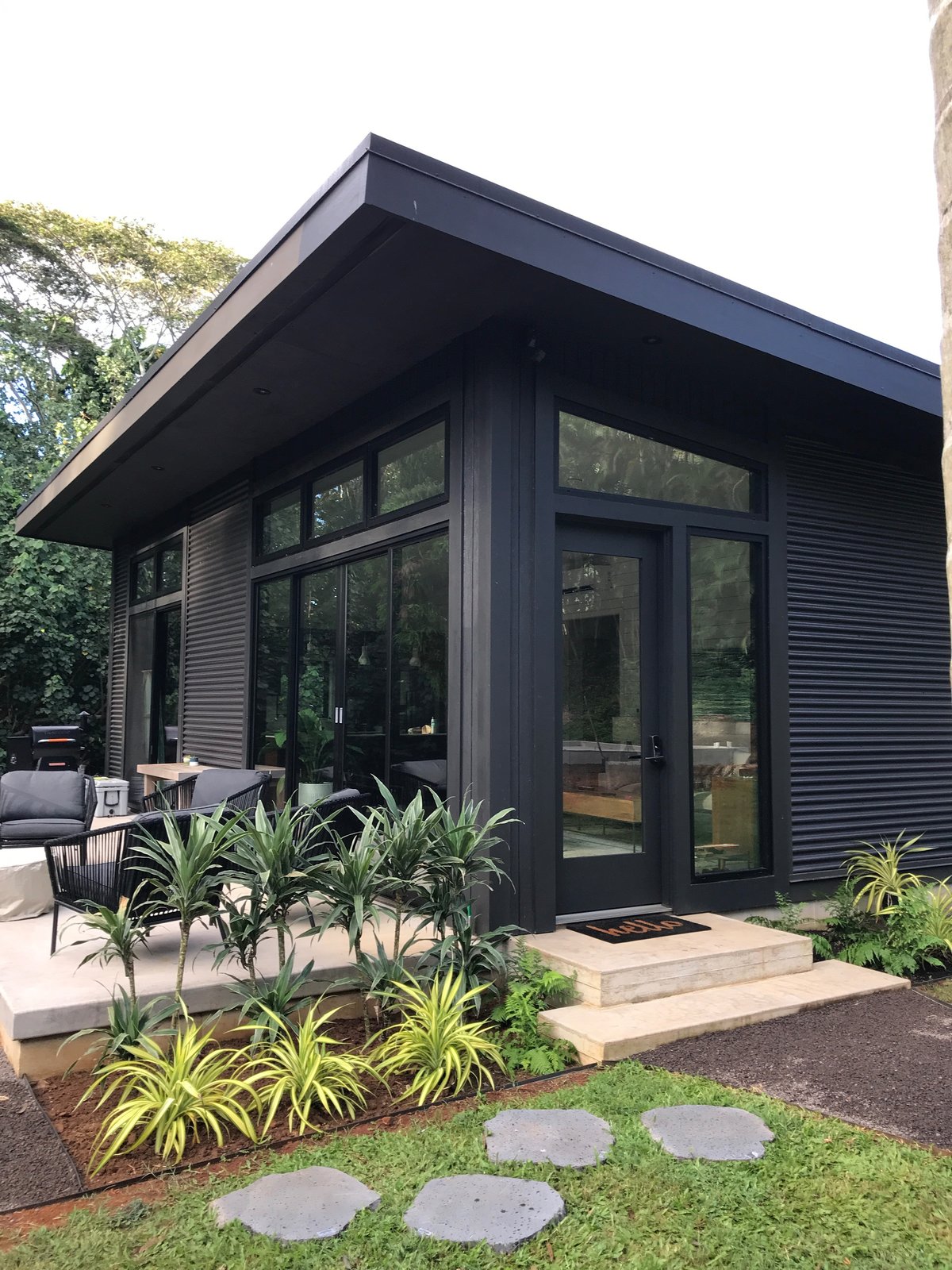 Stream House (7 Photos) - Dwell