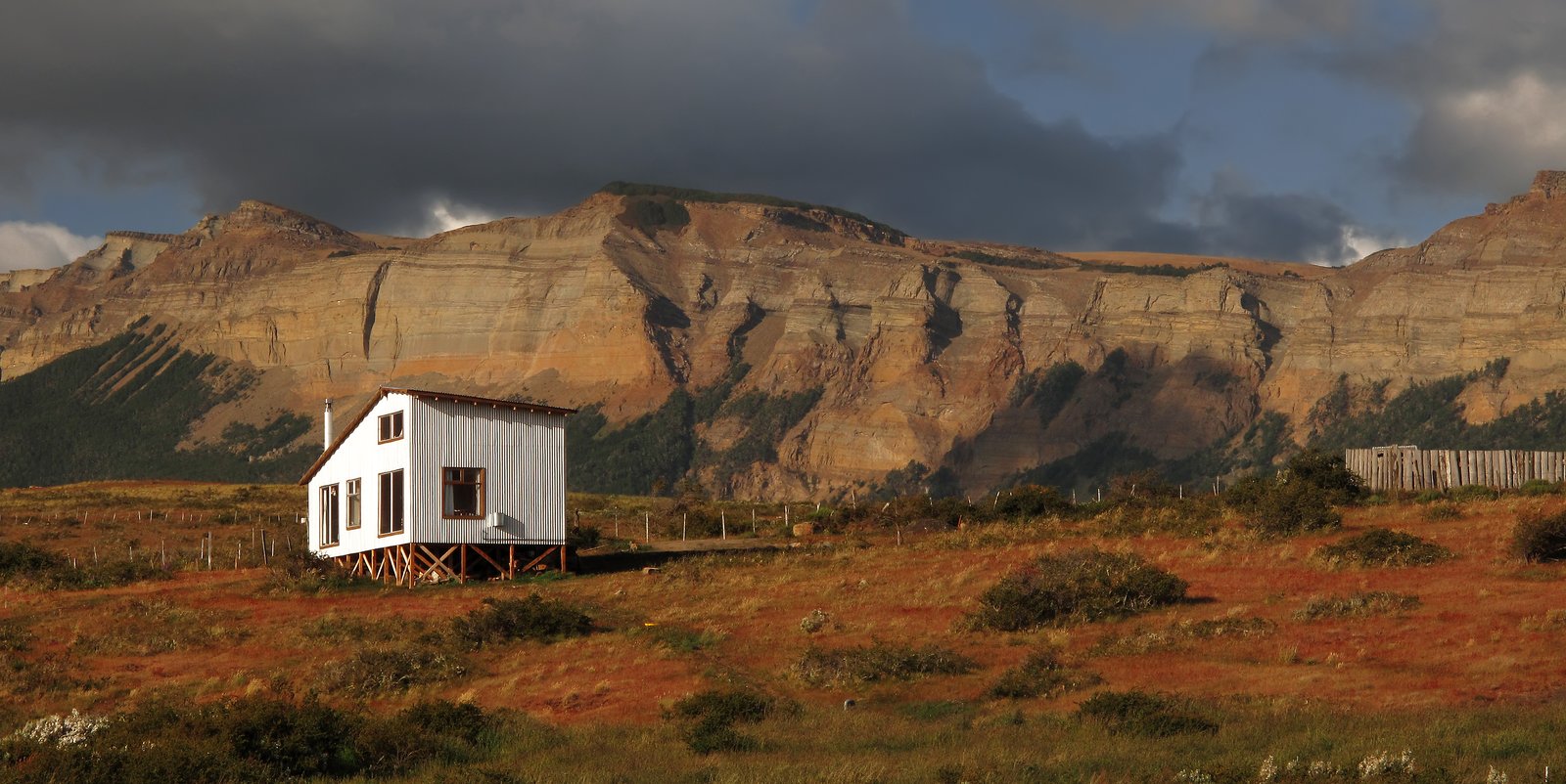 DISTORTED HOUSE MODEL 1 (5 Photos) - Dwell