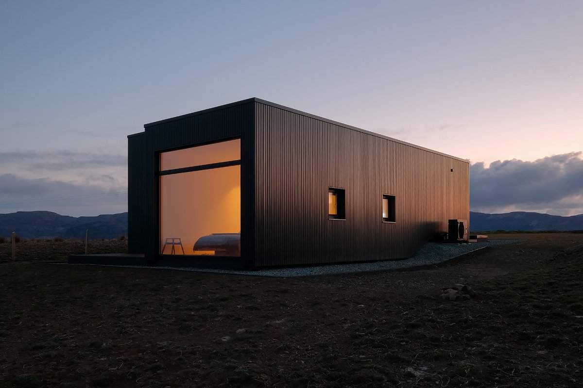Harlosh Black H (6 Photos) - Dwell
