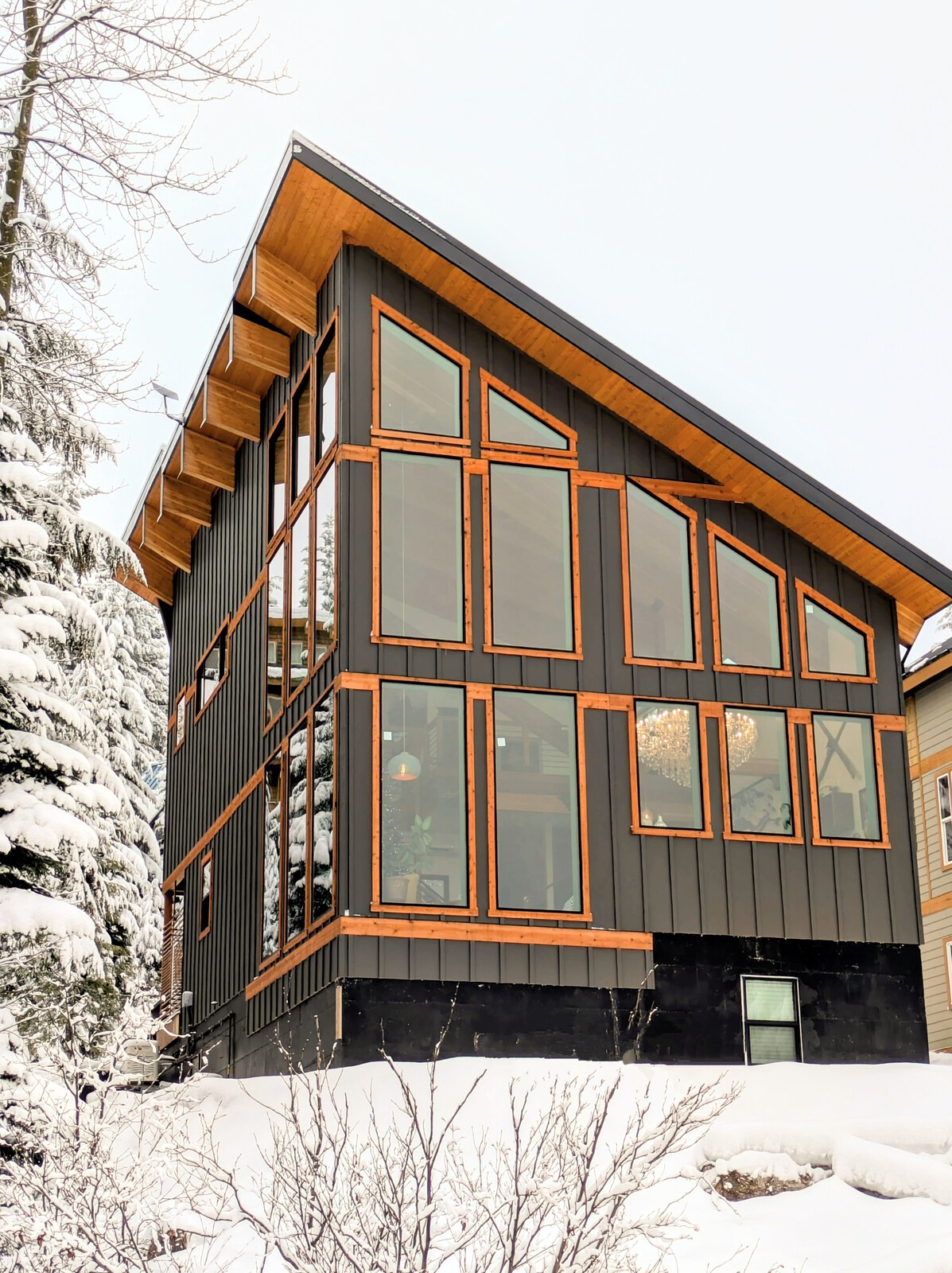 Photo 2 of 29 in The YETI Chalet by Jesse Howard - Dwell
