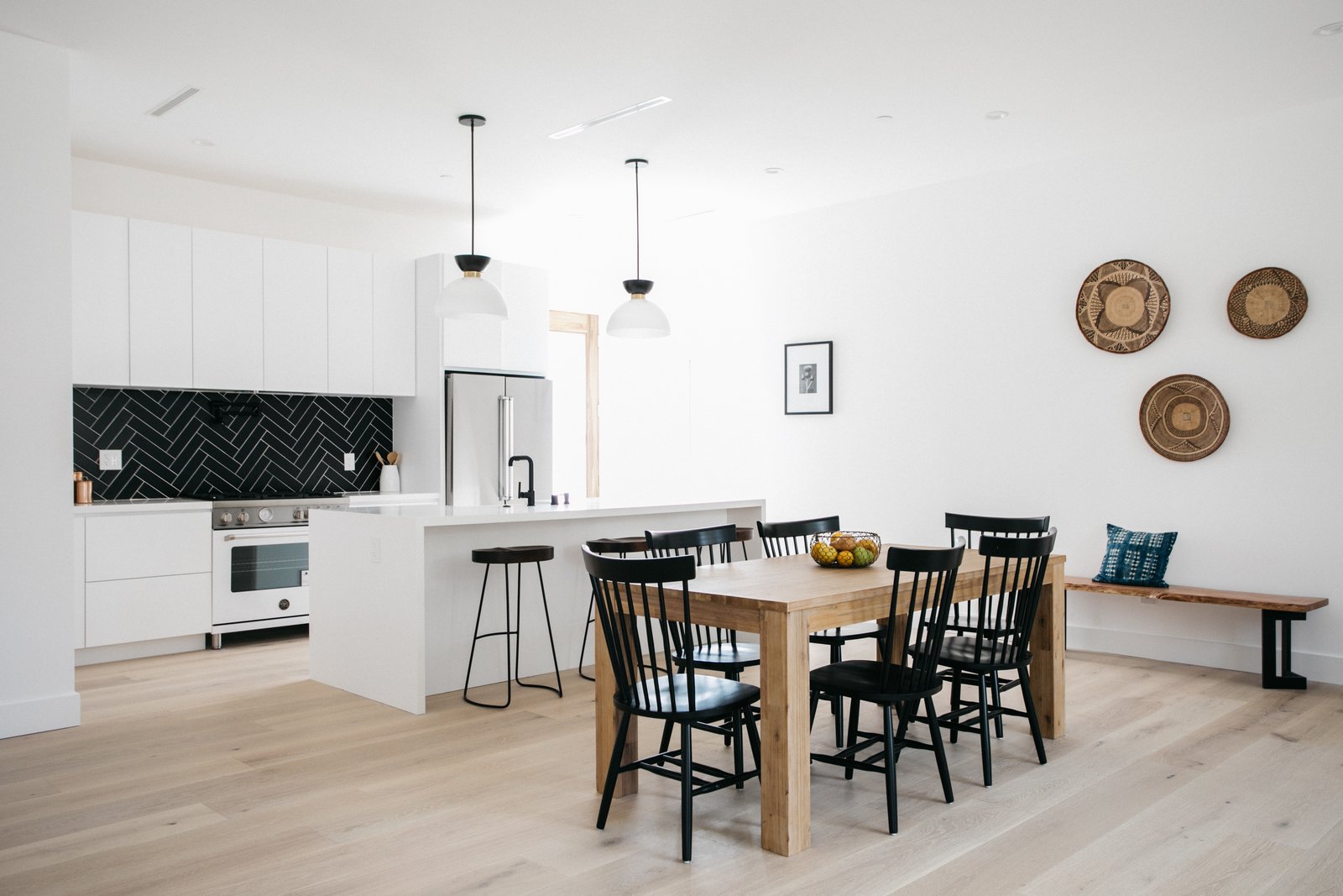 Photo 2 of 26 in Coastal Modern Ranch by BEAU CASA by Silke Fernald - Dwell