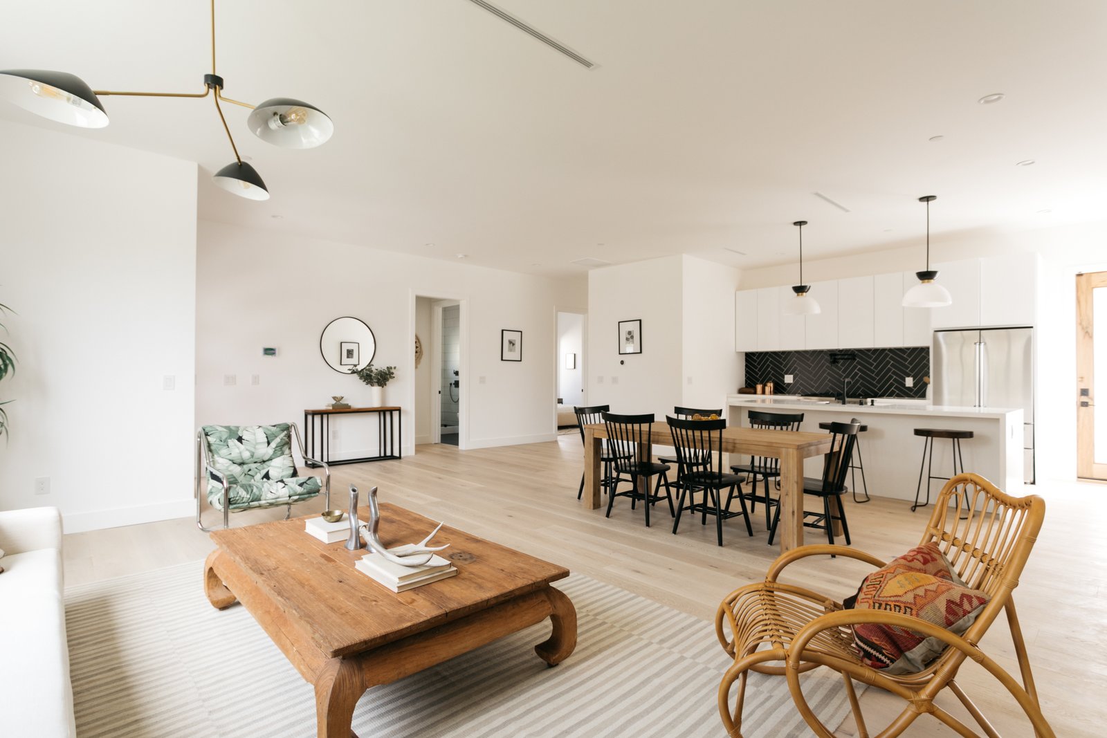 Photo 4 of 26 in Coastal Modern Ranch by BEAU CASA by Silke Fernald - Dwell