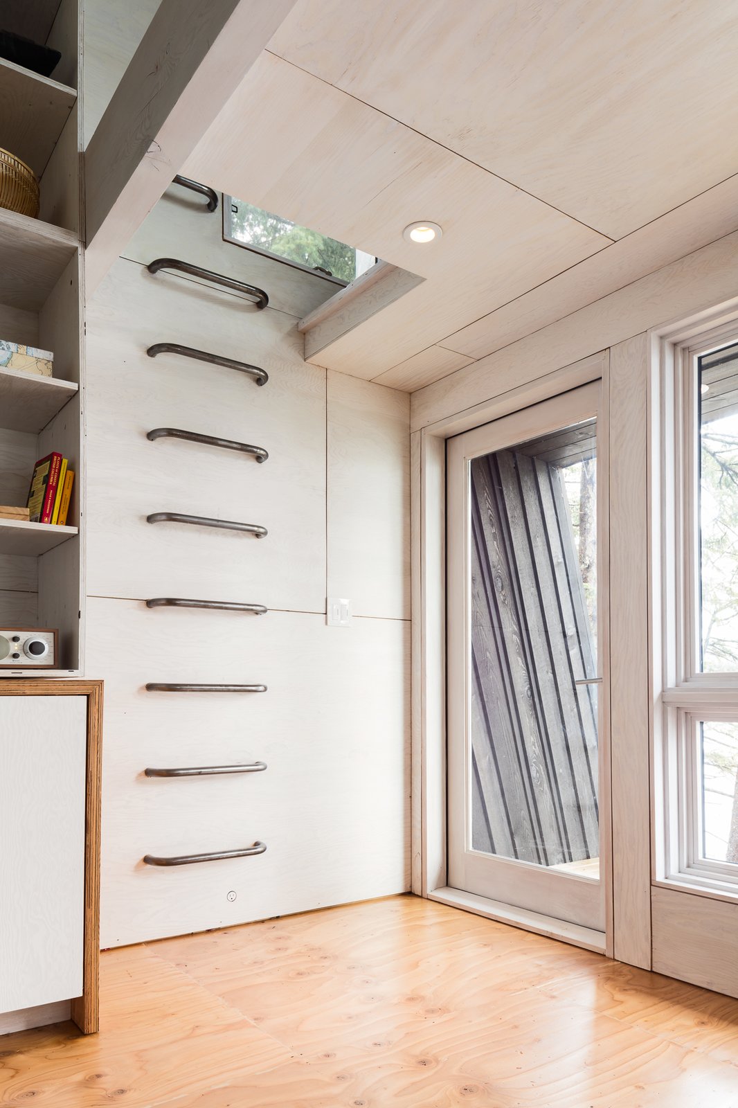 Photo 4 of 6 in An Angled Cabin in British Columbia Makes an Ideal ...