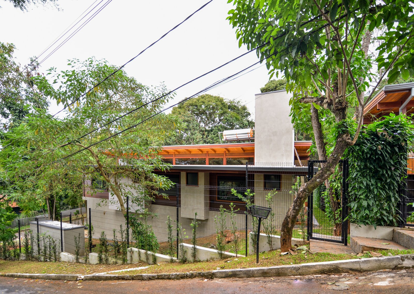 Photo 4 of 11 in Macieiras House - Dwell