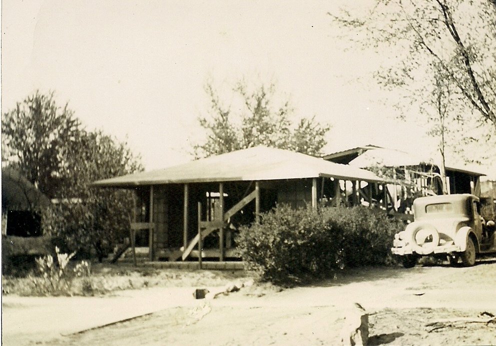 Photo 3 of 6 in The Robert Goodall by Alden B. Dow Home and Studio ...