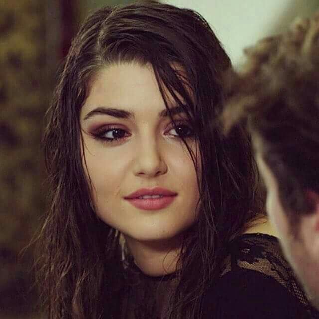 Photo 5 of 7 in Ali by Ali R - Dwell