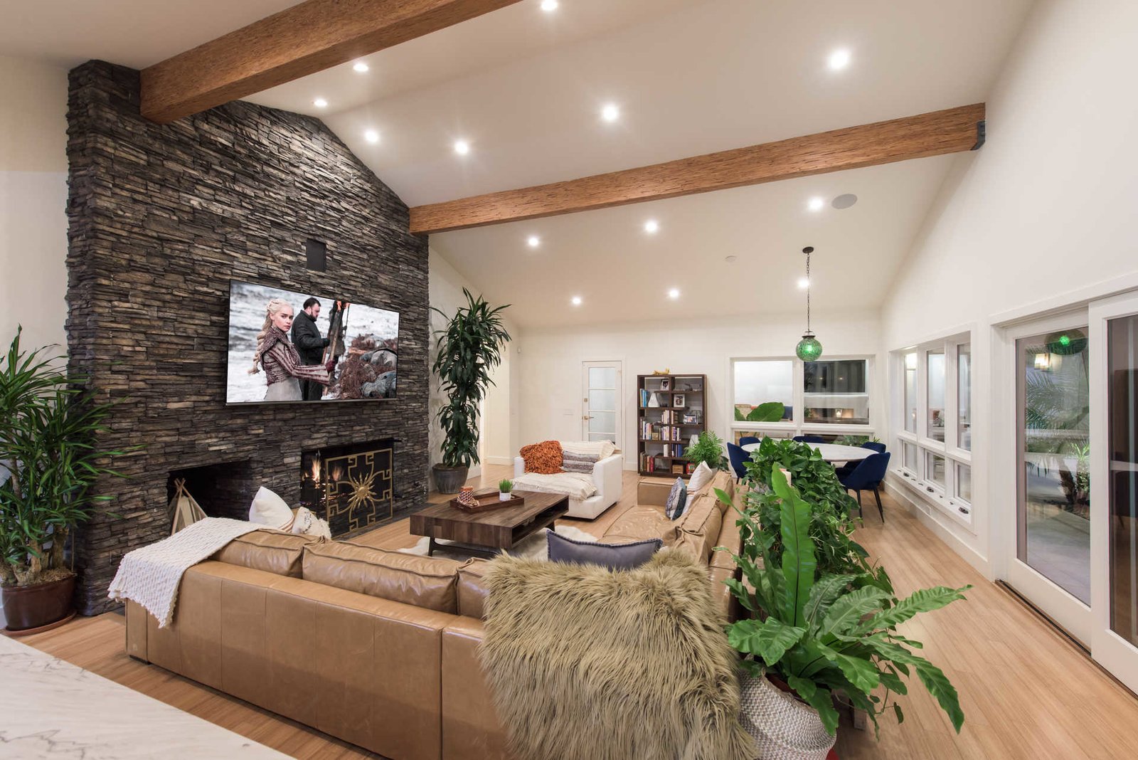 Photo 3 of 10 in A Tranquil, Spanish-Style Compound in Studio City by ...