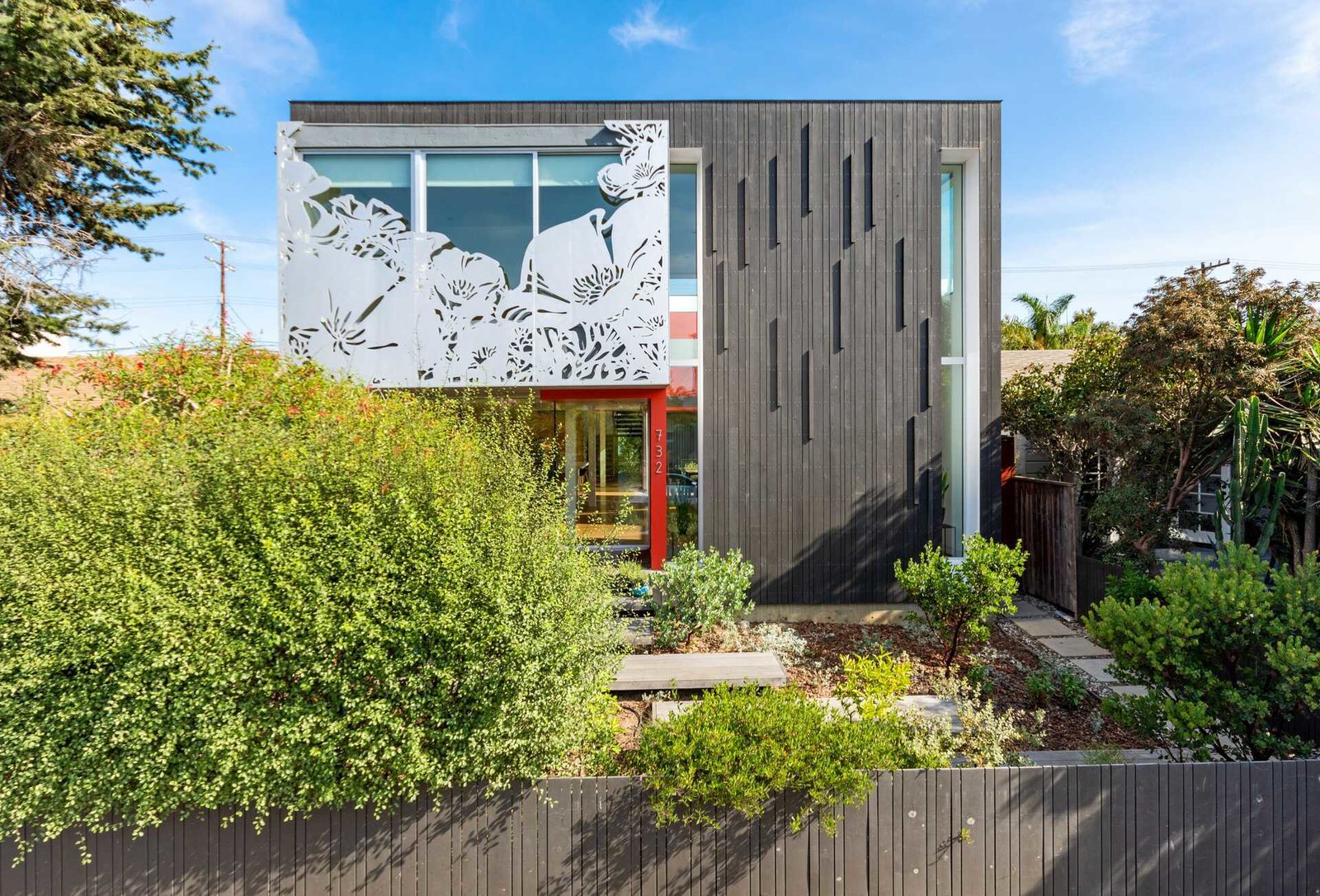 Photo 6 of 8 in Colorful, Contemporary Home in Venice Beach by Luxury ...