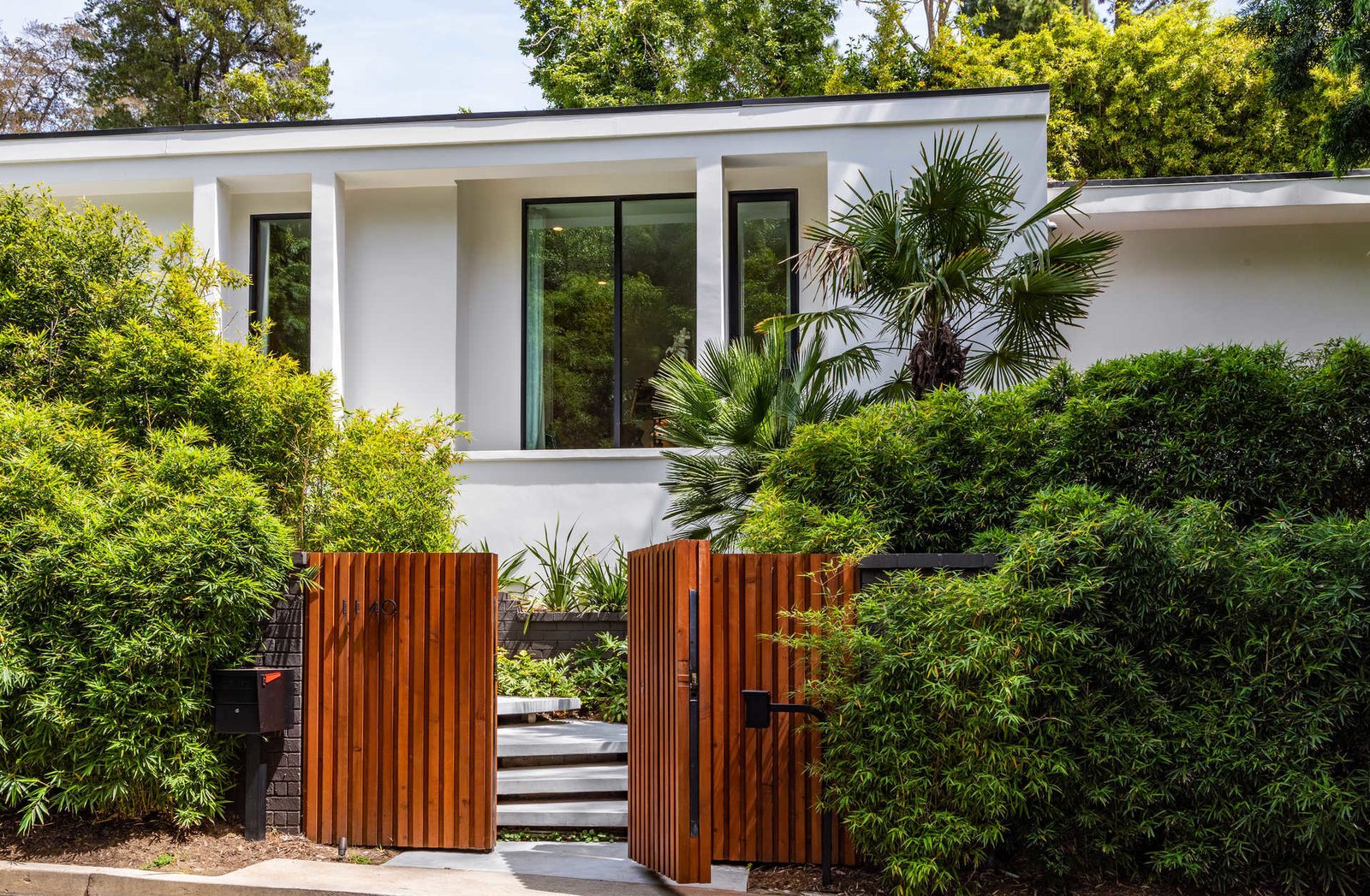 Photo 1 of 8 in A Refreshed Architectural Gem in Holmby Hills by Luxury ...