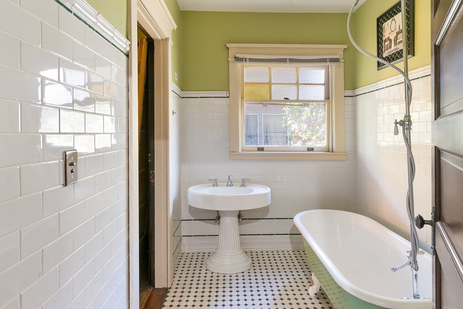 Photo 3 of 24 in The Raphael House by Luxury Homes & Lifestyle - Dwell